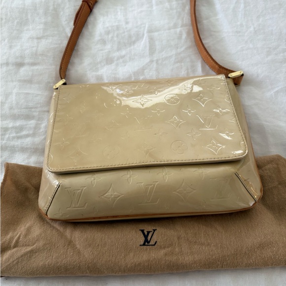 Louis Vuitton | Bags | Louis Vuitton Cream Crossbody Bag | Poshmark
